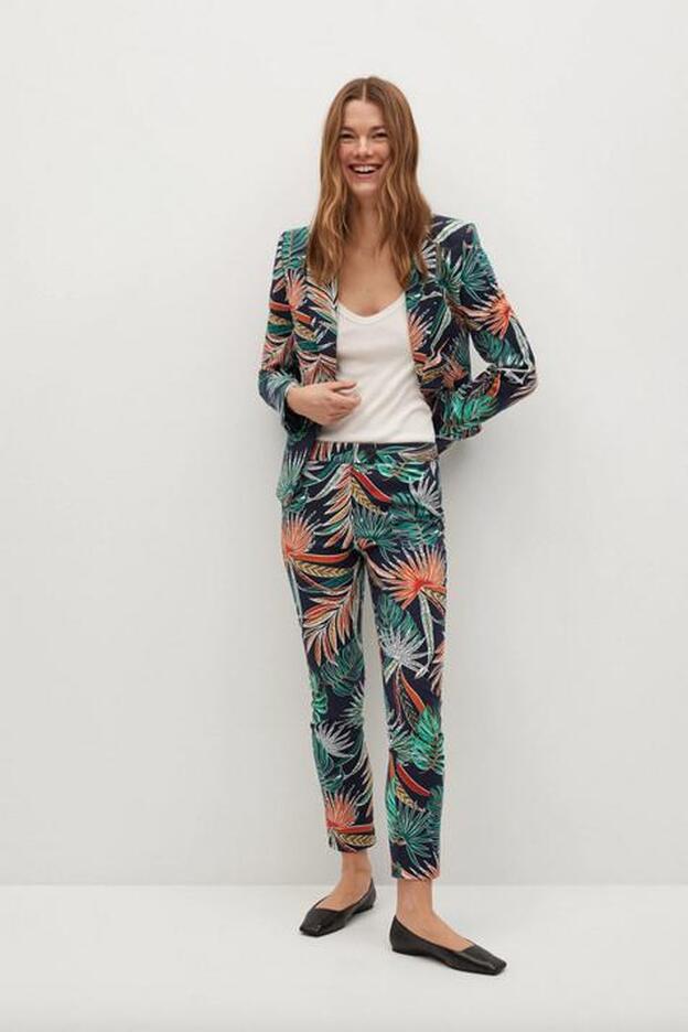 El traje tropical de Mango que es perfecto para llevar tus looks de ...