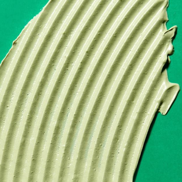 Despídete de las rojeces con la crema hidratante de color verde que se ...