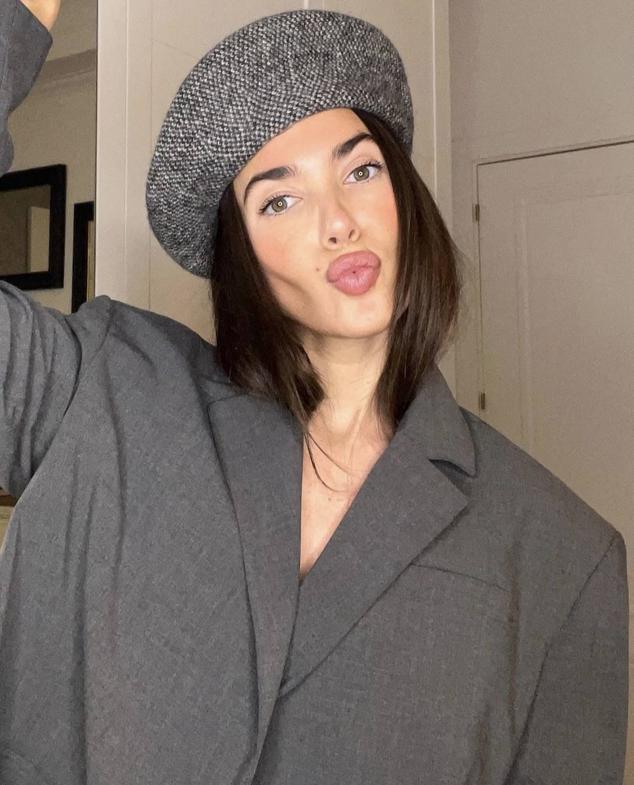 La guía definitiva de las influencers para lucir la boina como Emily en París | Mujer Hoy