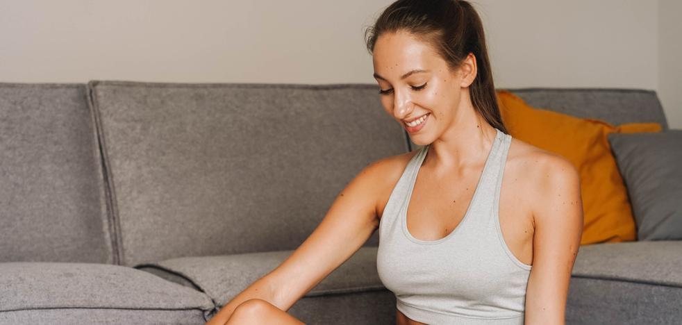 Step jack, el ejercicio fácil para tonificar las piernas en casa | Mujerhoy